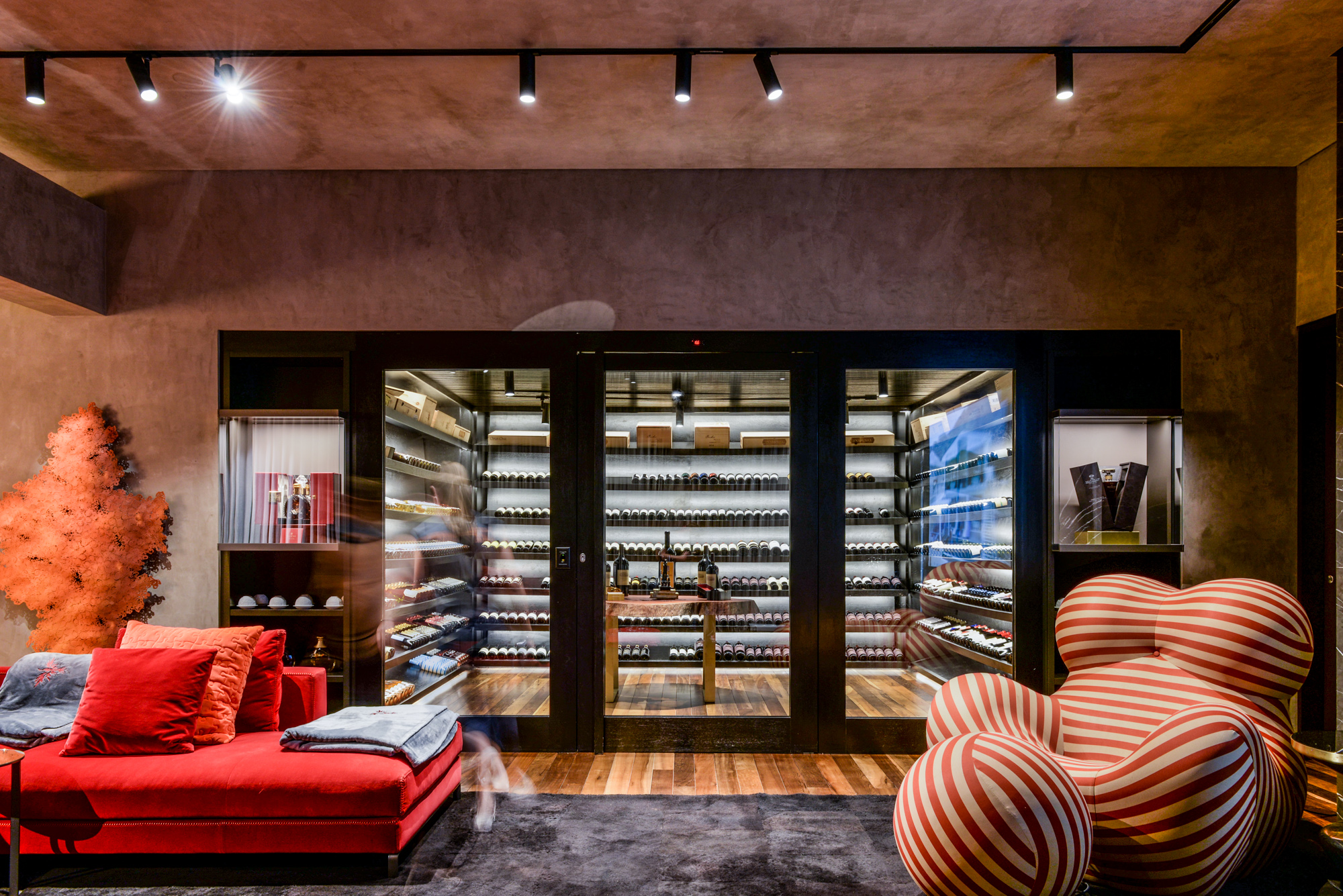 Conheça a trajetória do designer Gaetano Pesce - Blog Bossa Nova Sotheby's